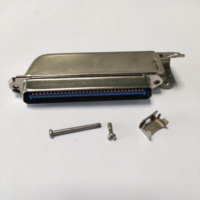 Cina Spina di Pin Centronics Connector 32pairs del maschio 64 del campione della lega per saldatura con la L cappuccio del metallo di forma in vendita