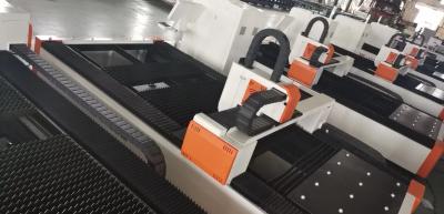 Cina 1500*3000 mm HIWIN 3 assi Configurazione Fibra Laser Cutting Machine con 3000W di uscita in vendita