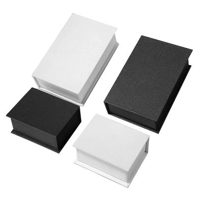 Cina Scatole d'imballaggio di Flip Top Magnetic Jewelry Gift del sacchetto dei gioielli del contenitore di collana del braccialetto del ODM in vendita