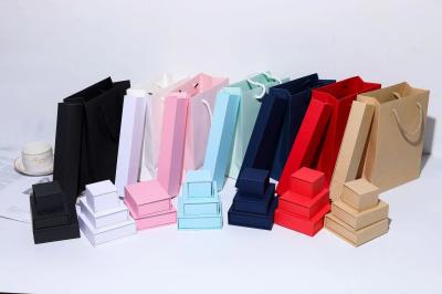 Cina Scatole d'imballaggio di Flip Top Magnetic Jewelry Gift del sacchetto dei gioielli del contenitore di collana del braccialetto del ODM in vendita
