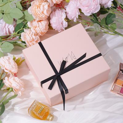 China Pink Ribbon Rigid Gift Box Cosmetic Valentine Pink Corrugated Boxes for sale