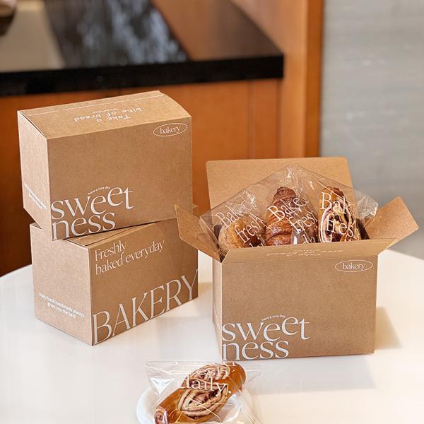 Quality 21 X 13 X 15cm Packaging Paper Box Customized Printing Bread Toast Box for sale