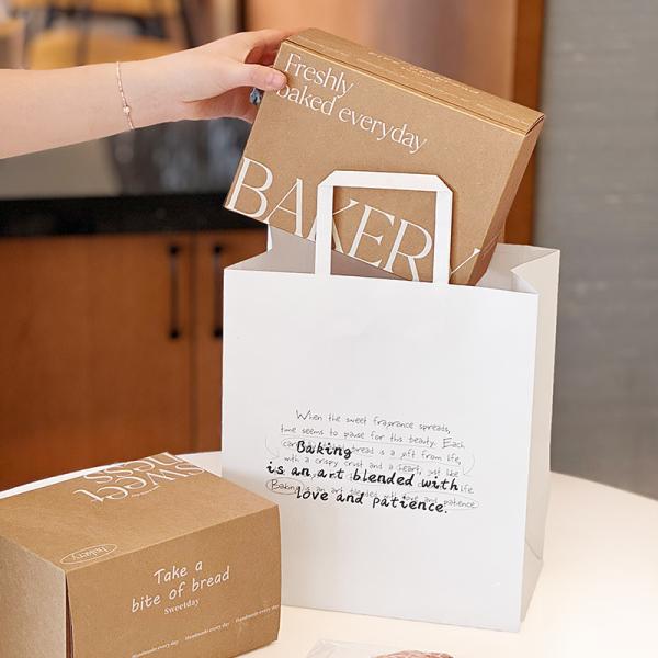 Quality 21 X 13 X 15cm Packaging Paper Box Customized Printing Bread Toast Box for sale