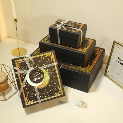 China 20cm 32cm Custom Packaging Boxes Recyclable Empty Birthday Gift Box Customized for sale