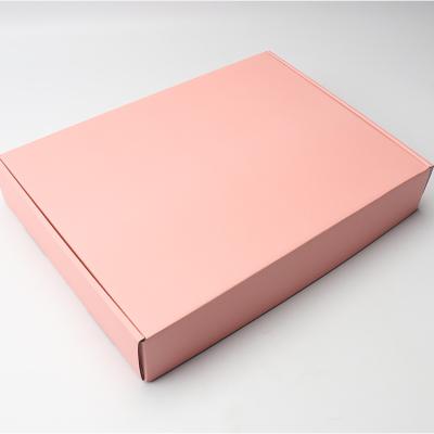 China Stackable Corrugated Gift Boxes Emerald Green Shipping Gift Boxes Silver Foil Gold Metallic for sale