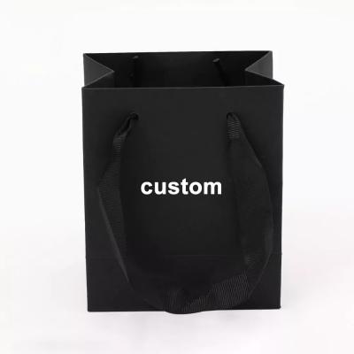 Cina Sacchetti della spesa di carta di Oilproof dell'abbigliamento dei sacchi di carta del nero impermeabile del supermercato in vendita