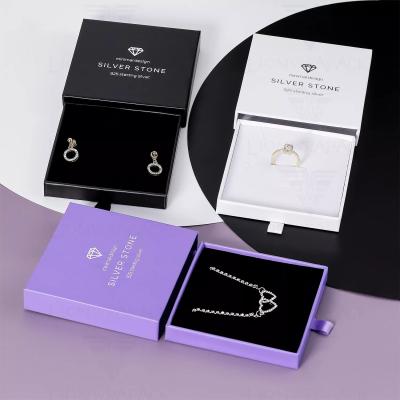Cina Il libro modella i gioielli di carta che imballano Ring Crystal Necklaces Bracelet Kraft Box in vendita