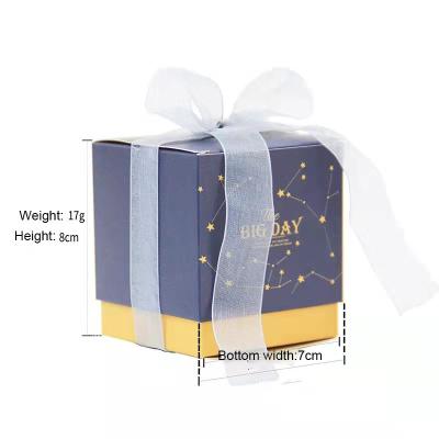 Cina 128gsm ai contenitori di regalo nuziali della doccia della scatola da pasticceria di favore di nozze 350gsm con seta in vendita