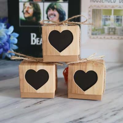 Cina Il laser ha tagliato le scatole di favore della festa di compleanno della scatola di carta 5x5x5cm di nozze del cuore in vendita