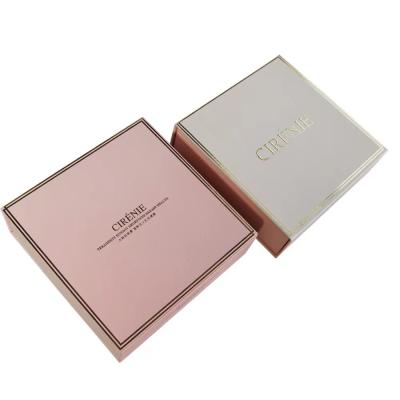 Cina 600gsm alla chiusura d'imballaggio di Flip Top Boxes With Magnetic del contenitore di regalo del cartone 1600gsm in vendita