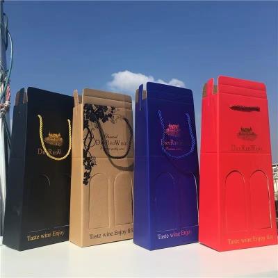 Cina il vino di carta kraft di 120Gsm 150Gsm 170Gsm insacca i sacchi di carta di spostamento di regalo di scintillio in vendita