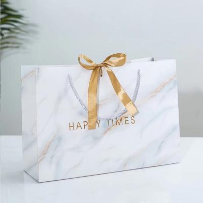 Cina Personalizzi la carta che di LOGO Marble la consegna su ordinazione della carta della borsa del regalo insacca con la maniglia del nastro in vendita
