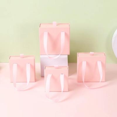 Cina Scatola 9x9x3.4cm del cassetto di Logo Paper Jewellery Packaging Sliding della stagnola d'argento dell'oro 8x8x3.2cm in vendita