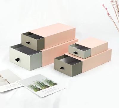Cina Velluto dentro il contenitore di regalo di carta su ordinazione dei contenitori di gioielli di 85x85x35mm che imballa Matt Lamination in vendita