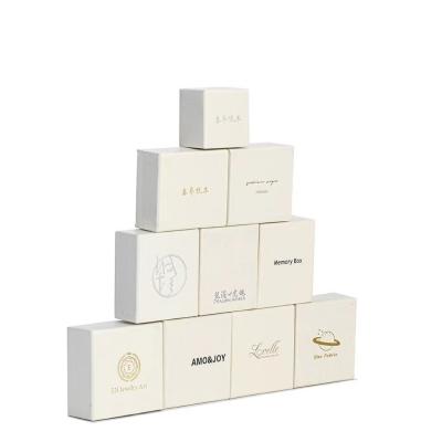 Cina Contenitori di gioielli riciclati di carta magnetici del cartone dei contenitori di regalo dei gioielli del ODM dell'OEM in vendita