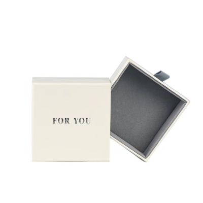 Cina Contenitori di gioielli riciclati di carta magnetici del cartone dei contenitori di regalo dei gioielli del ODM dell'OEM in vendita