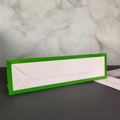 Cina Sacco di carta dell'abito di verde dell'avocado di logo 26x9x33cm dell'oro con la maniglia del nastro in vendita