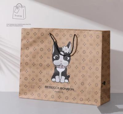 Cina Sacchetto della spesa di carta al minuto di timbratura caldo di Matte Black Paper Bag Gold della maniglia del Grosgrain in vendita