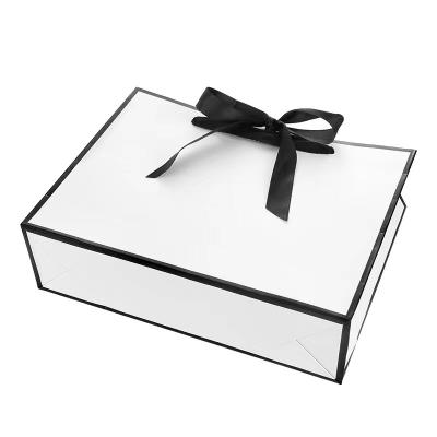 Cina abito Art Paper Bag di 28x21x8cm in vendita