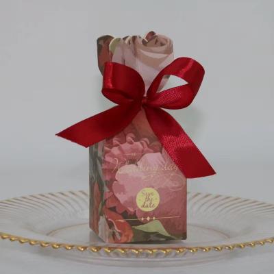 Cina Contenitore di carta di nozze del cioccolato del ODM 5*5*12cm Candy con il nastro in vendita