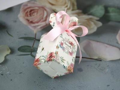 Cina Contenitore di carta di nozze del cioccolato del ODM 5*5*12cm Candy con il nastro in vendita