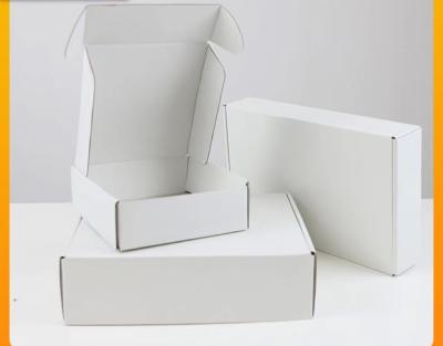 中国 15x15x5cmの生物分解性の段ボール紙箱の平野の白い折る紙箱 販売のため