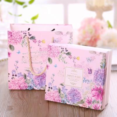 Cina 230GSM Scrunchie riciclano il contenitore di regalo pieghevole di carta 18*17*7.3 del contenitore di regalo dell'avorio in vendita