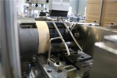 China Tampa superior de copo de papel que forma a tampa do copo de papel que faz a máquina de baixo nível de ruído de alta velocidade à venda