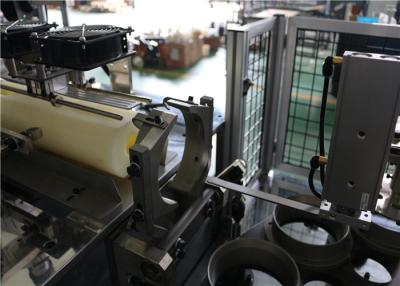 Cina Tazza di carta ad alta velocità che rende ad ondulazione del macchinario la macchina di manicotto doppia della tazza di carta in vendita