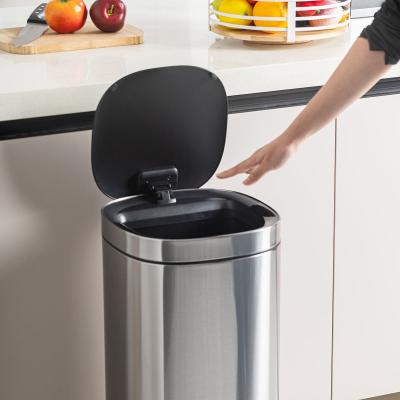 China Stromversorgung Batterie Betrieben 30L Edelstahl Smart Sensor Mülleimer mit Satin Veredelung und automatische Öffnung zu verkaufen