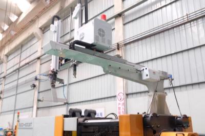 China Economia de energia automática da máquina da modelagem por injeção da pintura da cubeta à venda