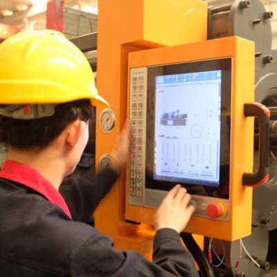 Cina Stampaggio ad iniezione di pressione bassa della macchina di 2200 Ton Servo Plastic Injection Moulding in vendita