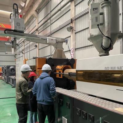 Cina Macchina a iniezione economizzatrice d'energia del robot della macchina a iniezione dello SGS 200ton in vendita