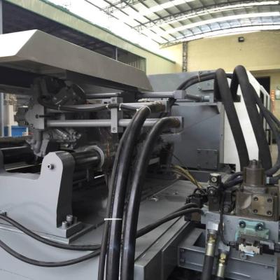Cina Macchina a iniezione automatica 450 Ton Injection Molding Machine di risparmi materiali in vendita