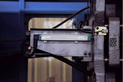 Cina ISO9001 Ton Large Injection Molding Machine 1400 per i micro piccoli prodotti in vendita