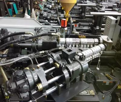 中国 530トン高性能の自動化された射出成形機械ポリ塩化ビニールの部品型 販売のため
