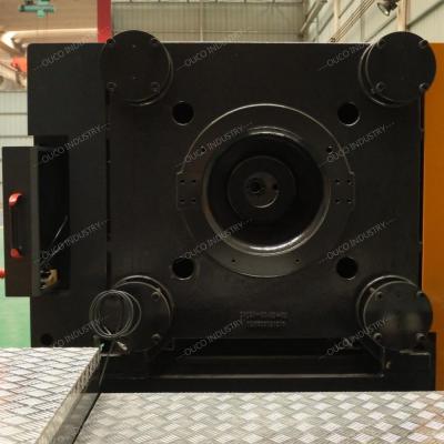 Cina Materiale riciclabile della macchina dello stampaggio ad iniezione del PVC di 630 Ton Hybrid in vendita