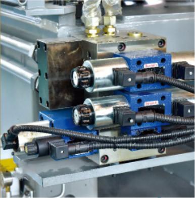 Cina SGS ibrido 500 Ton Injection Molding Machine della macchina dello stampaggio ad iniezione di efficienza in vendita