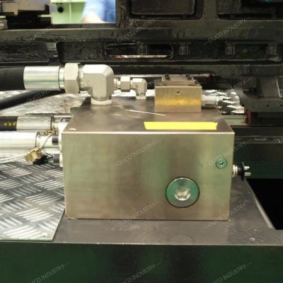 Cina Macchina profonda 2100T dello stampaggio ad iniezione del secchio di precisione della cavità per i prodotti della larga scala in vendita