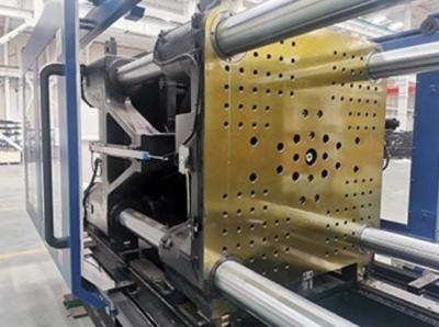 Cina macchina da tavolino dello stampaggio ad iniezione della macchina dello stampaggio ad iniezione di alta precisione 2100T in vendita