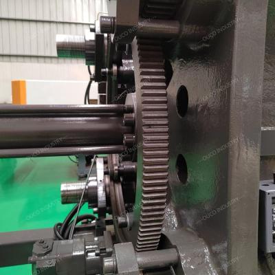 Cina grande macchina dello stampaggio ad iniezione del secchio delle muffe 2100T con lo scambio automatico in vendita