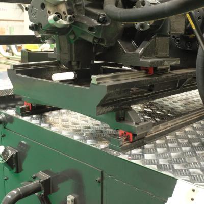 Cina Macchina per lo stampaggio a iniezione di plastica blu 128T Produrre tazze Servo idraulico Alta velocità Alta produzione in vendita