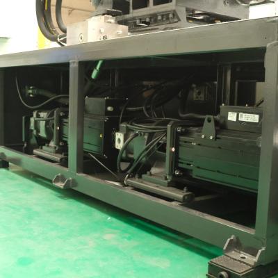 Cina Yellow Hydraulic Servo Plastic Garbage Container 550t Injection Molding Machine Making in vendita