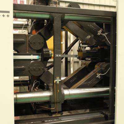 Cina 180T Plastic Injection Machine Orange Color High Strength Precision Clamping Structure in vendita