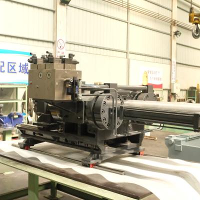 China Máquina de moldagem por injecção de 550T com estrutura de bloqueio central para fabricação de vasos de flores finos. à venda
