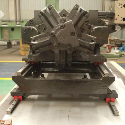 Cina OUCO 800T Grande macchina per lo stampaggio ad iniezione per la produzione automatizzata ed efficiente di bidoni da spazzatura all'aperto in vendita