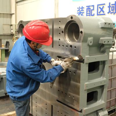 Cina Customizable Highly Responsive Production Flower Pot OUCO 550T Servo Hydraulic Injection Molding Machine in vendita