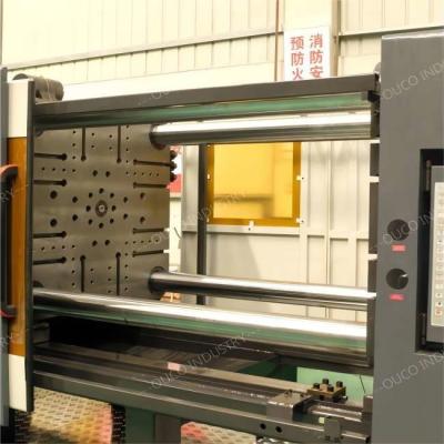 Cina OC-520T High Clamping Force Plastic Crate Making Injection Molding Machine For  Turnover Box in vendita