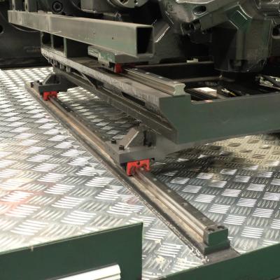 Cina 800 tonnellate di produzione Materiale PP Cesto di frutta Macchina di stampaggio a iniezione in vendita