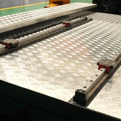 Cina 800 tonnellate di produzione Materiale PP Cesto di frutta Macchina di stampaggio a iniezione in vendita